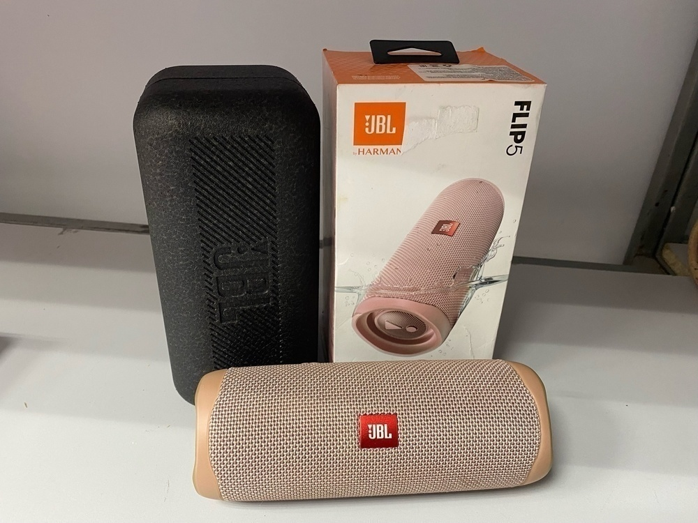 Динамик JBL Портативная акустическая система JBL Flip 5, розовый, б/у, уценка