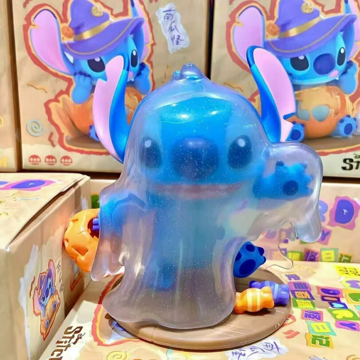 Кукла Стич из серии Disney Surprise, изготовленная из смолы.