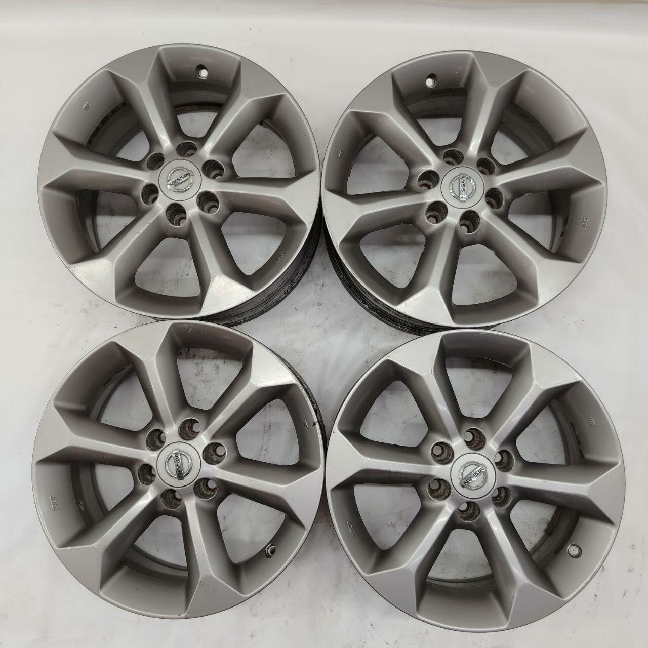 Колесные диски Nissan 17x7 PCD 6x114.3 D66.1 ET30 (оригинал)