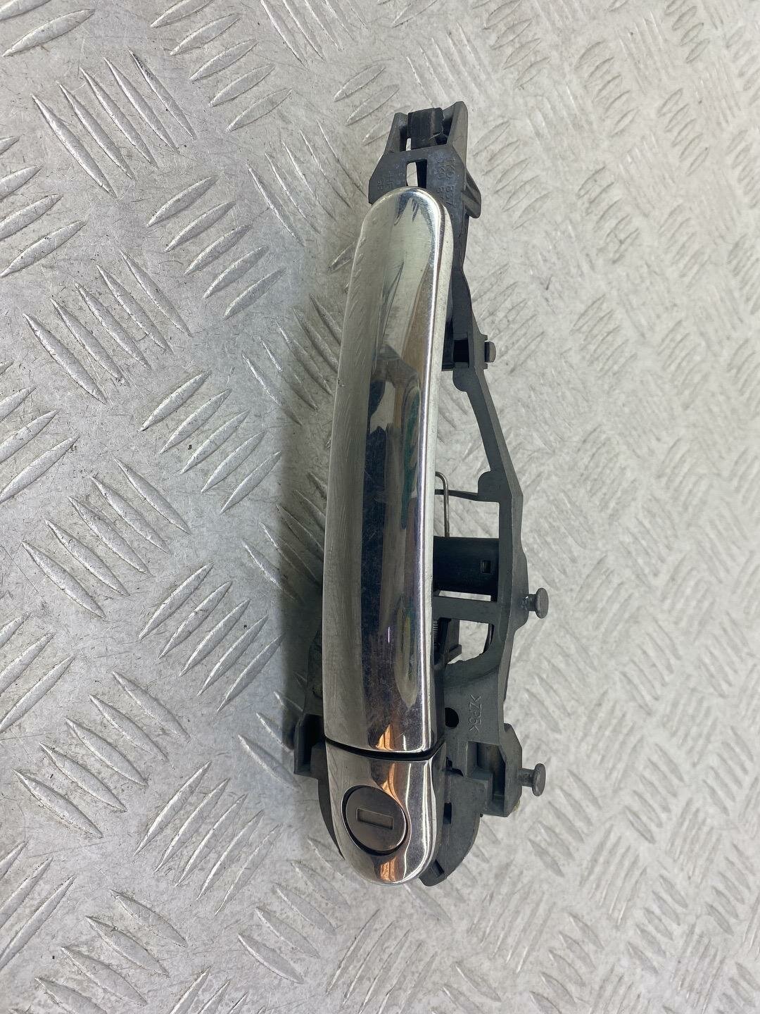 Ручка наружная двери передней левой Volkswagen Golf 5 2005 1K0837885