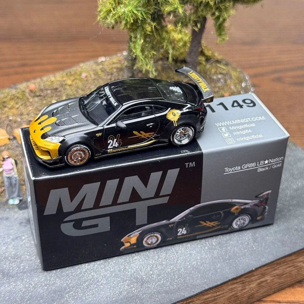 Машинка MINIGT 1:64 #1149 Toyota GR86 #24 LB NATION BLACK/GOLD