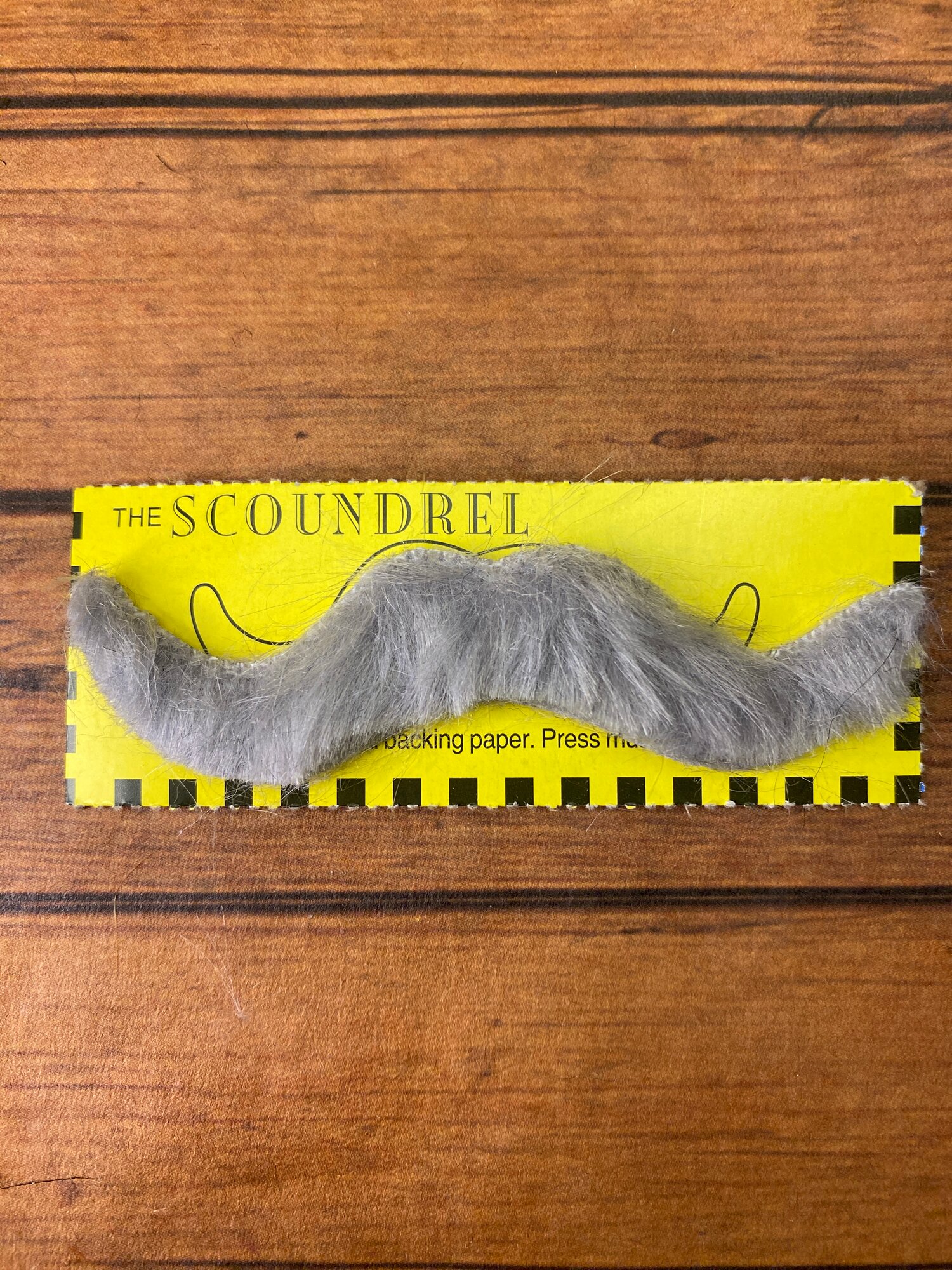 Усы карнавальные Scoundrel серые средние 8,2 см, на скотче + сменный скотч