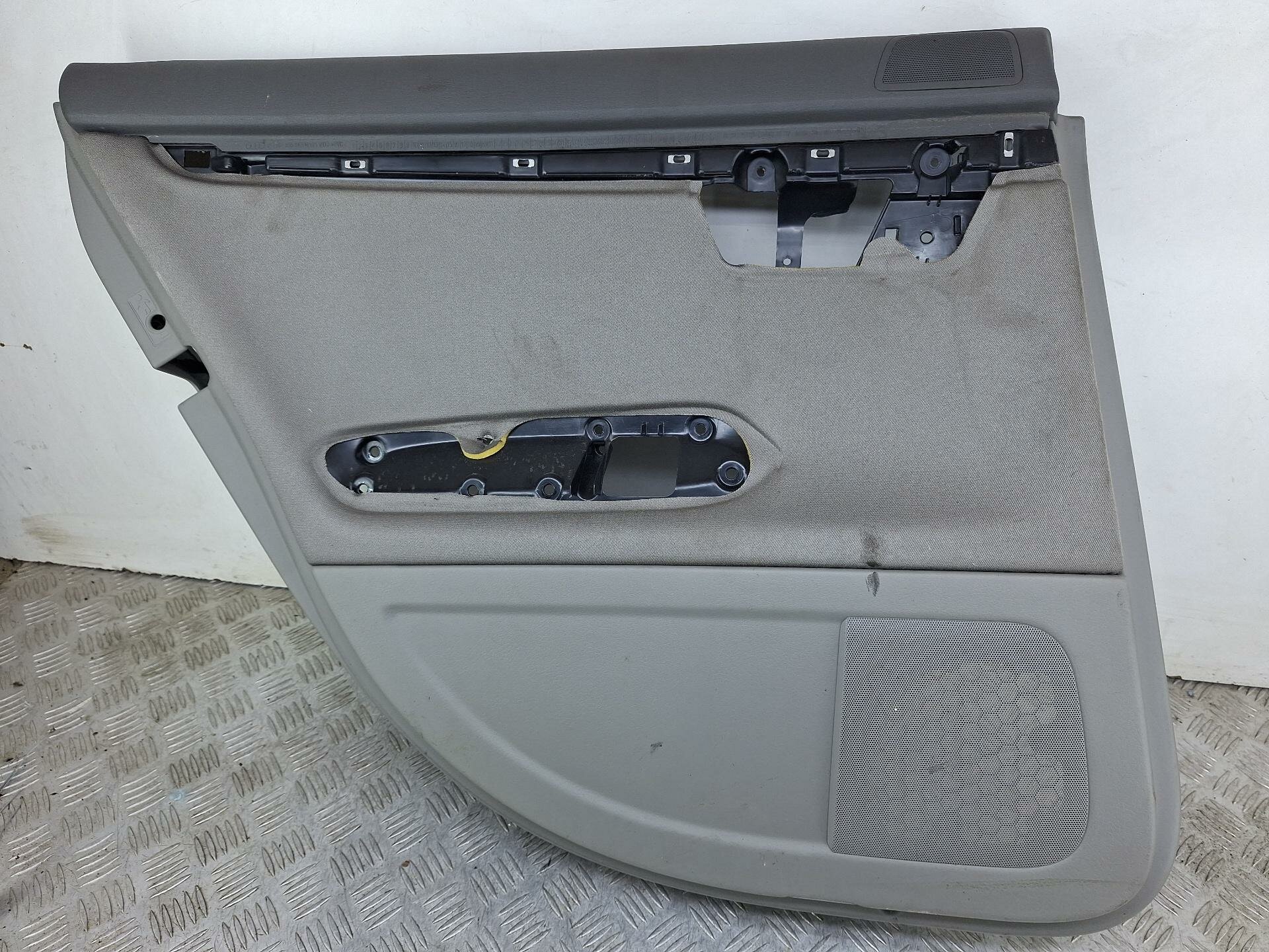 Обшивка двери задней левой Audi A4 B7 2006 8E0867305