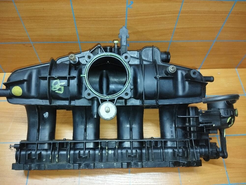 Коллектор впускной Volkswagen Passat B7 Б/У с пробегом