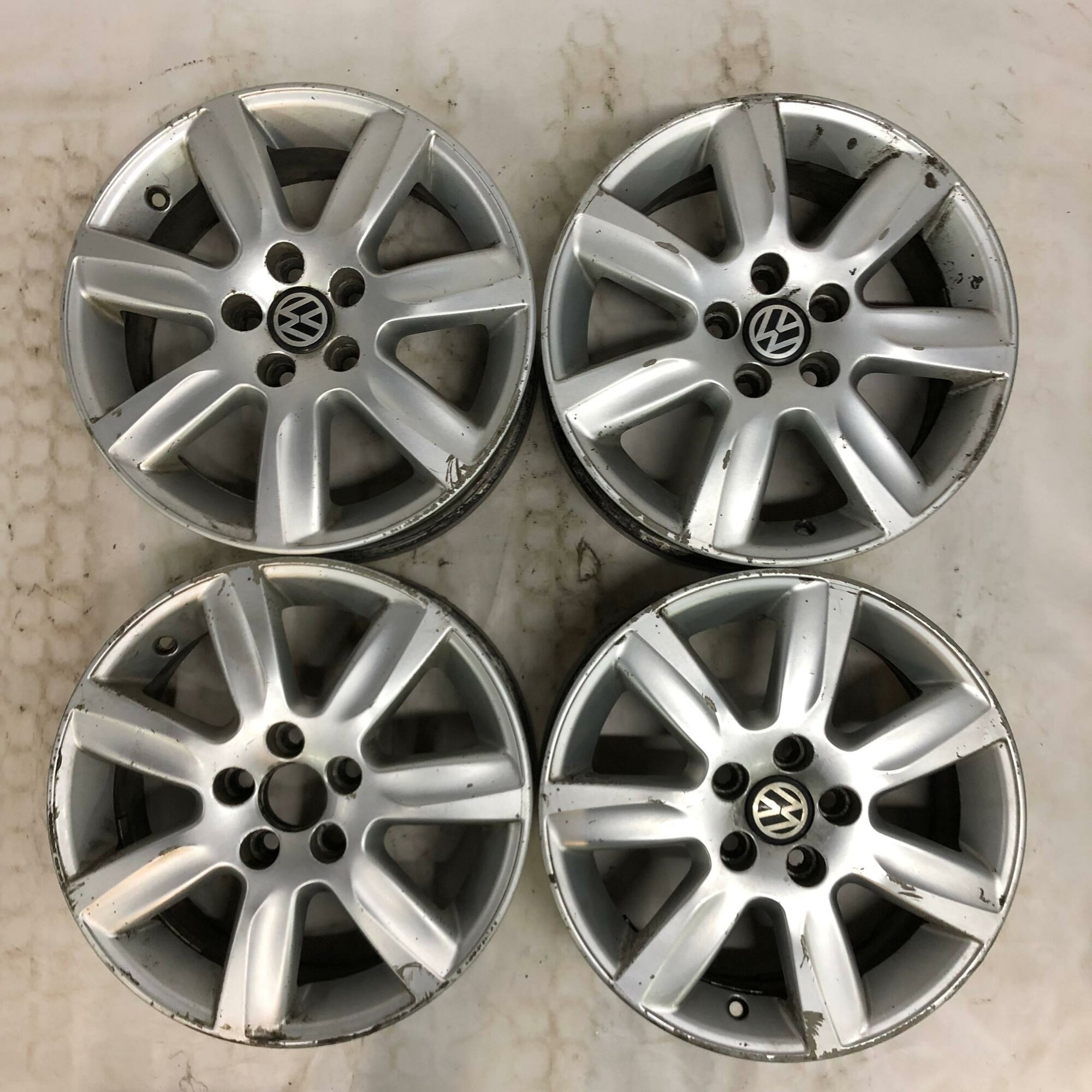 Колесные диски Volkswagen 15x6 PCD 5x100 D57.1 ET40 (оригинал)