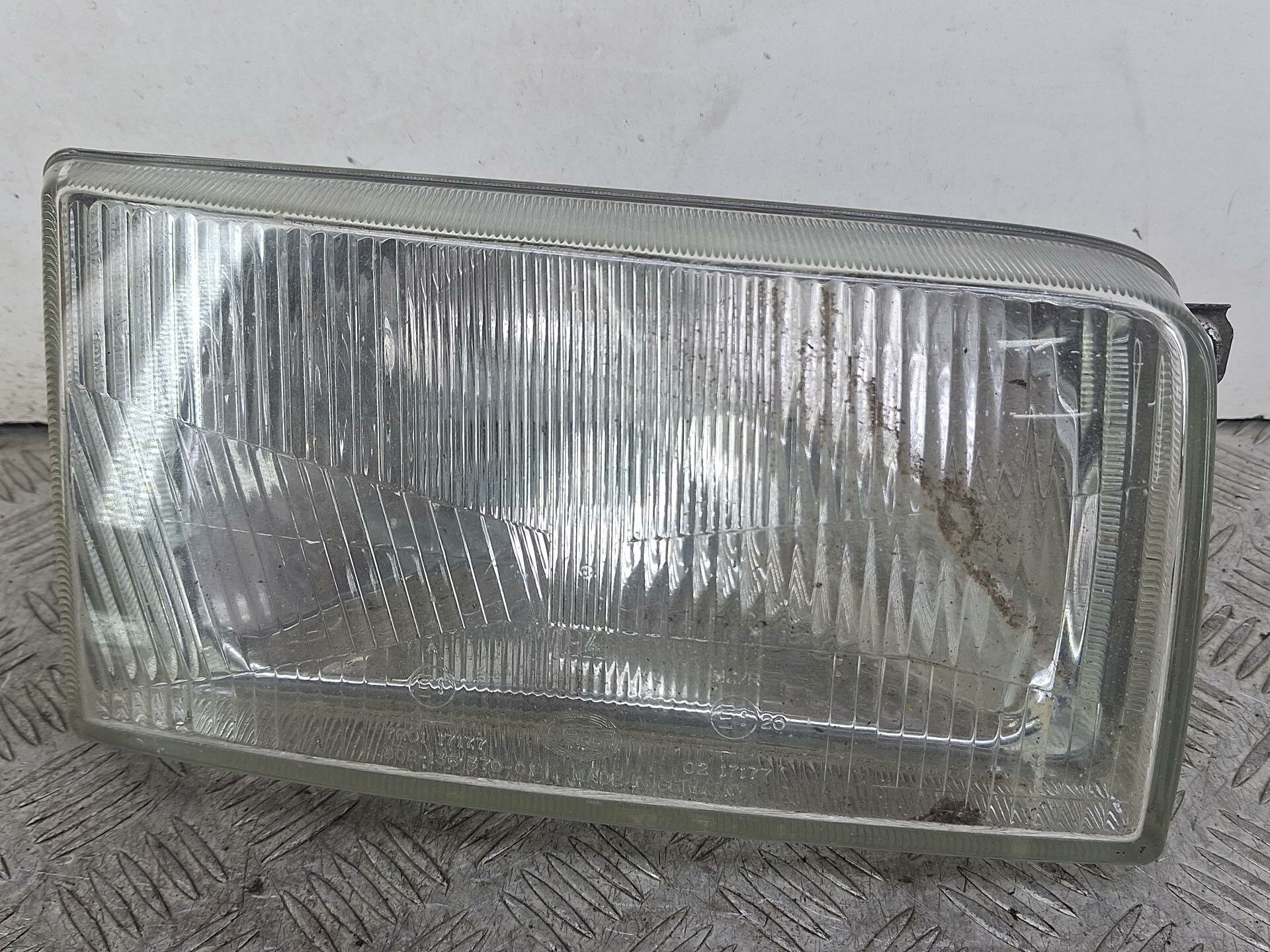 Фара правая Volkswagen Transporter T4 (1990 - 2003) 30213637001