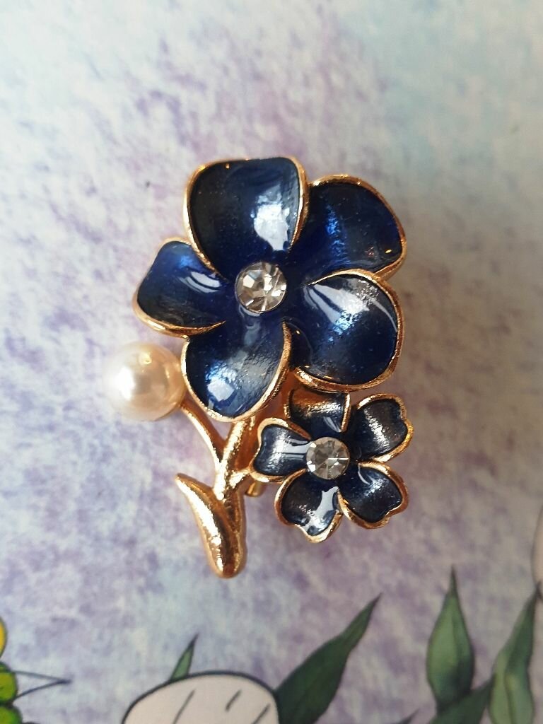 Брошь, жемчуг имитация, стразы