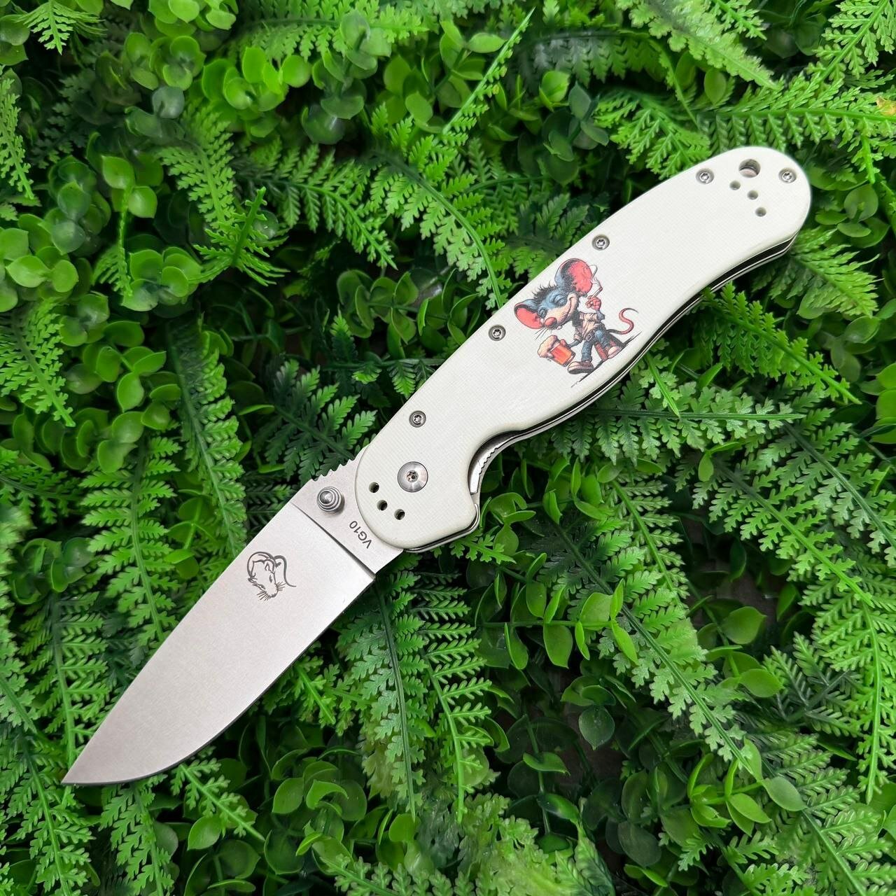 Складной нож Steelcaw Крыса, сталь VG10, рукоять белый G10, вес 173 грамма