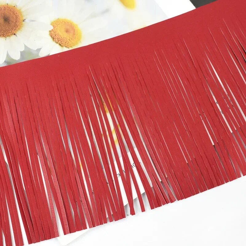 Красная бахрома из искусственной кожи 15см x 3мм, TF207-Red