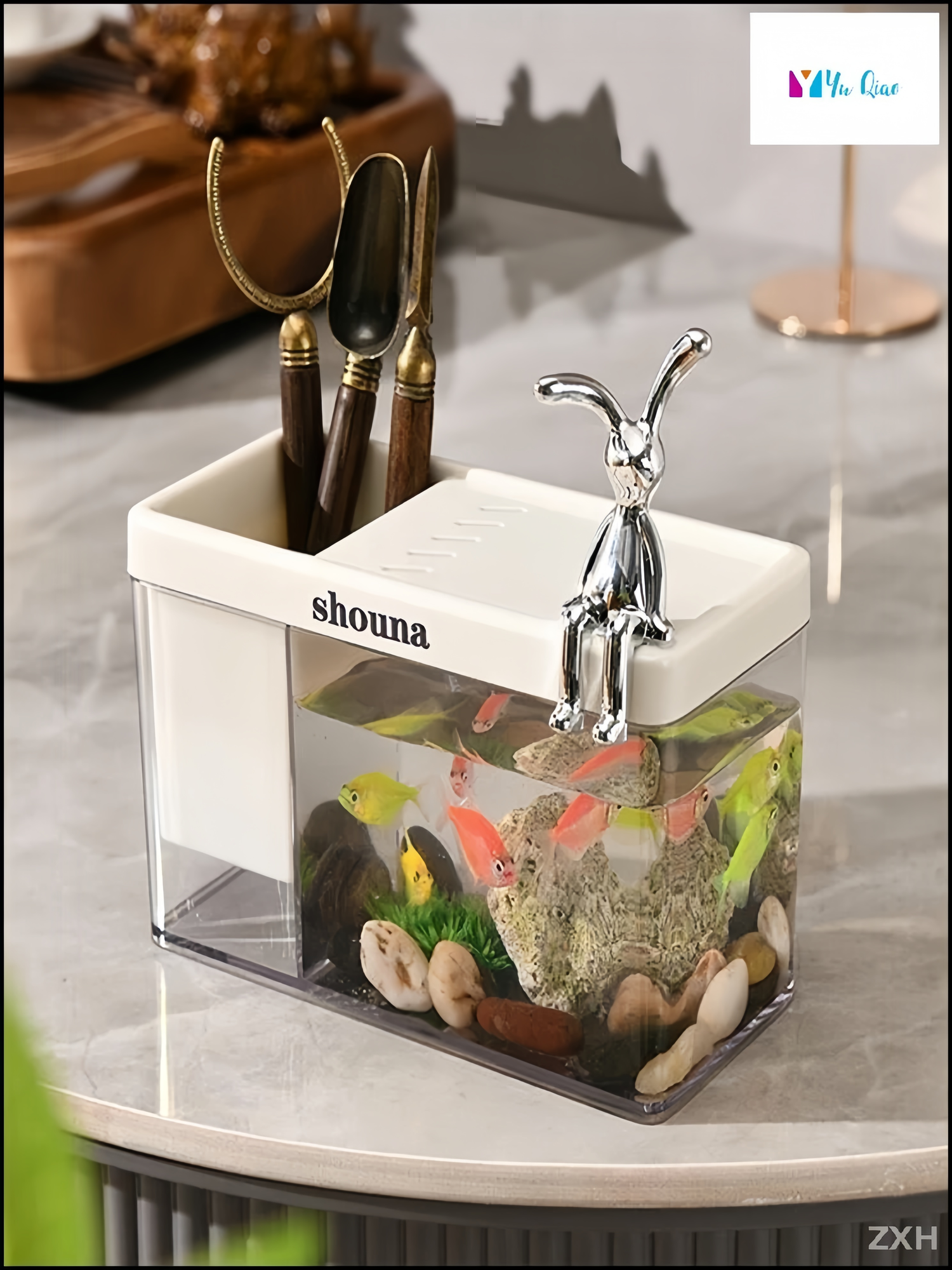 Эксклюзивный прозрачный резервуар для рыб с очаровательными узорами выполнен из высококачественного стекла