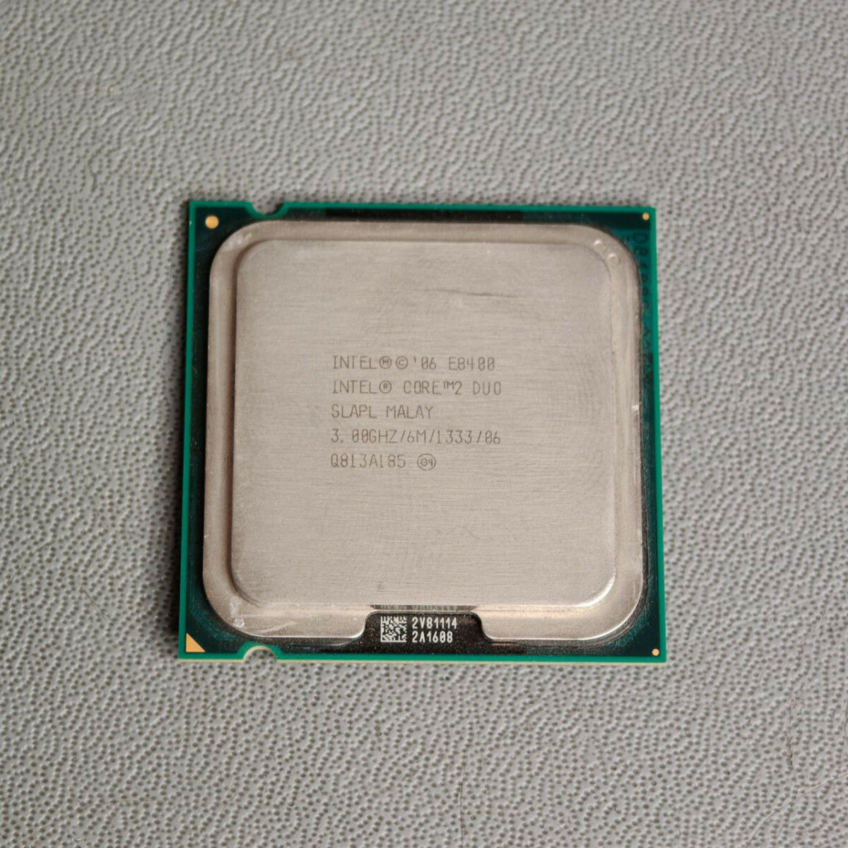 Процессор Intel Core 2 Duo E8400 (3,0 ГГц, LGA 775, 6 Мб, 2 ядра)