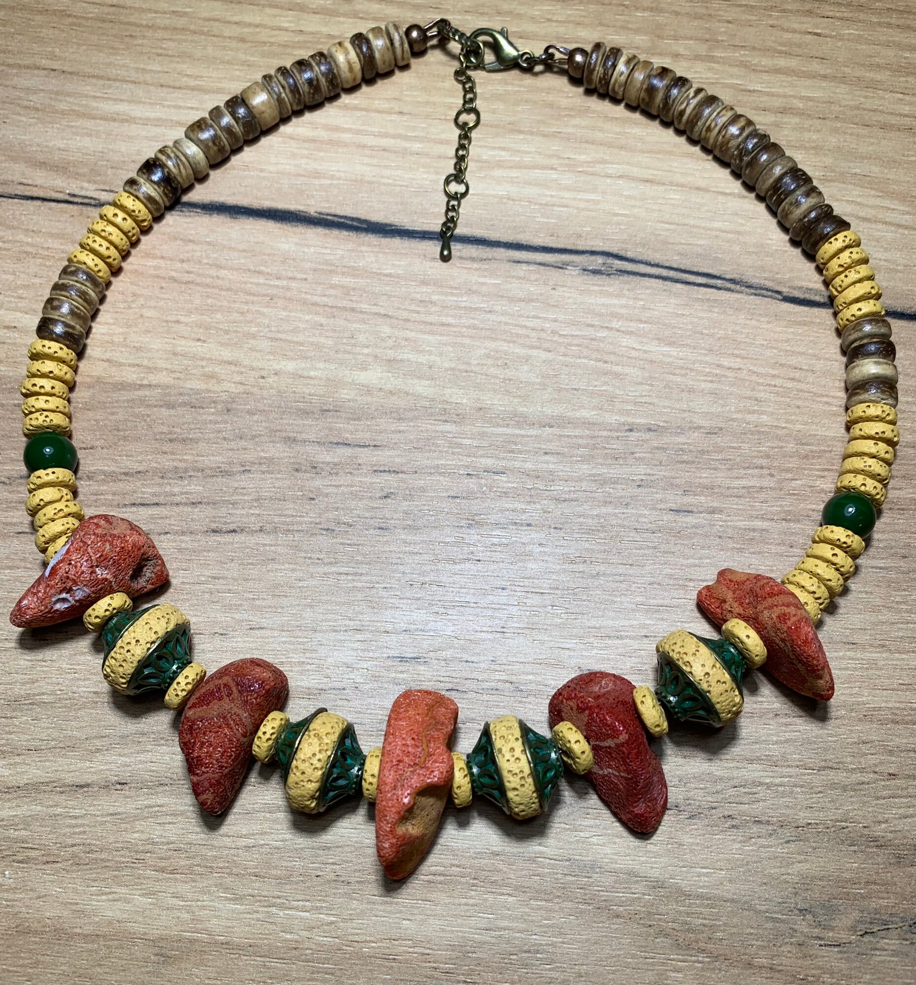 Бусы, коралл