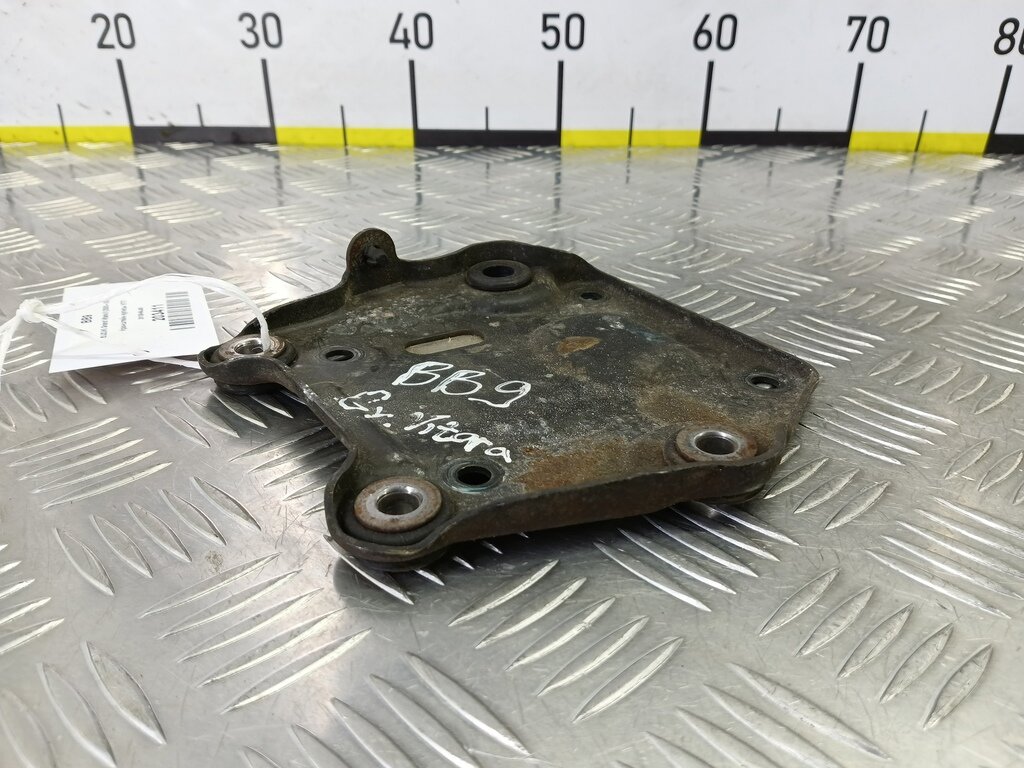 Кронштейн кулисы КПП Б/У для SUZUKI Grand Vitara II (2005—2008) 25129-64J00