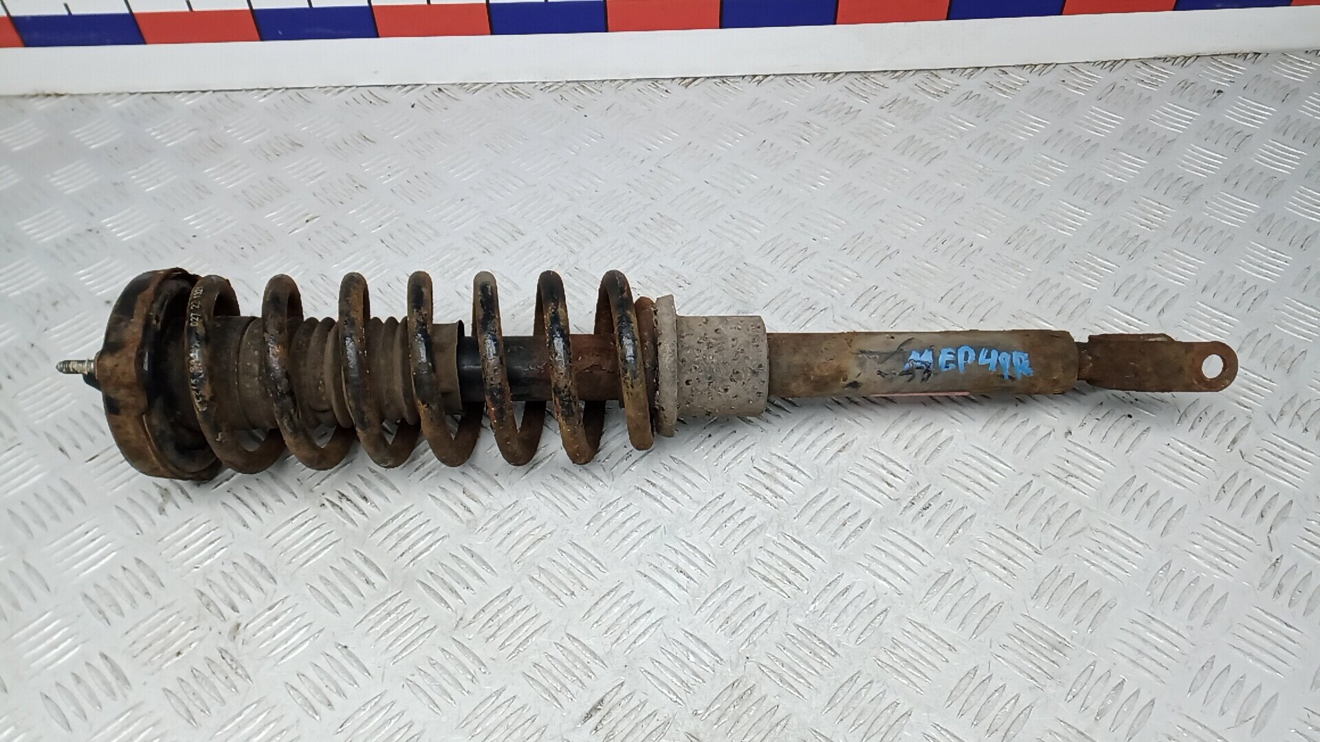 Стойка передняя правая MERCEDES BENZ E-CLASS W211