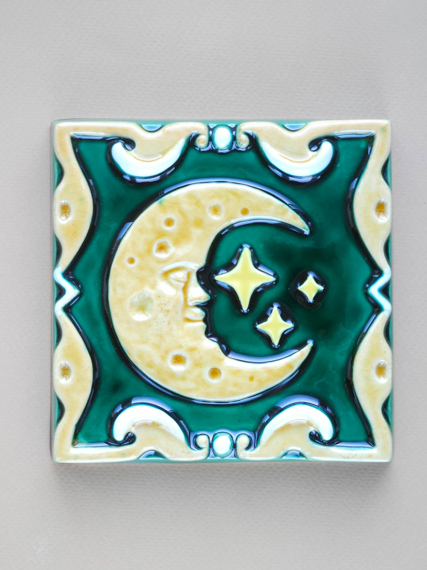 Месяц. Панно, изразец, настенный декор, плакетка, украшение настенное интерьерное. Ярославская майолика. Керамика ручной работы. Сделано в России.