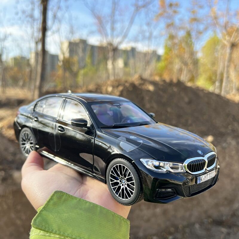 BMW 330 1: 18 Модель автомобиля из металлических сплавов, черный