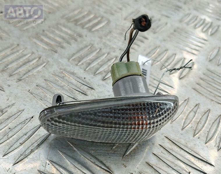 Повторитель поворота левый Mercedes Vito-1 W638 (1996-2003)