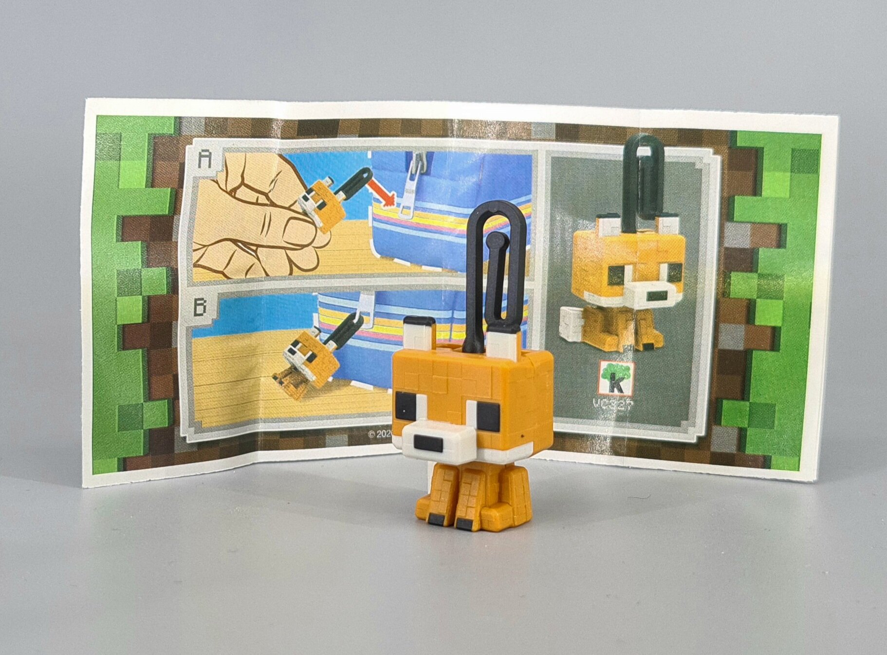Коллекционная фигурка Лисичка (VС327) из серии KINDER JOY MINECRAFT, 2026 г