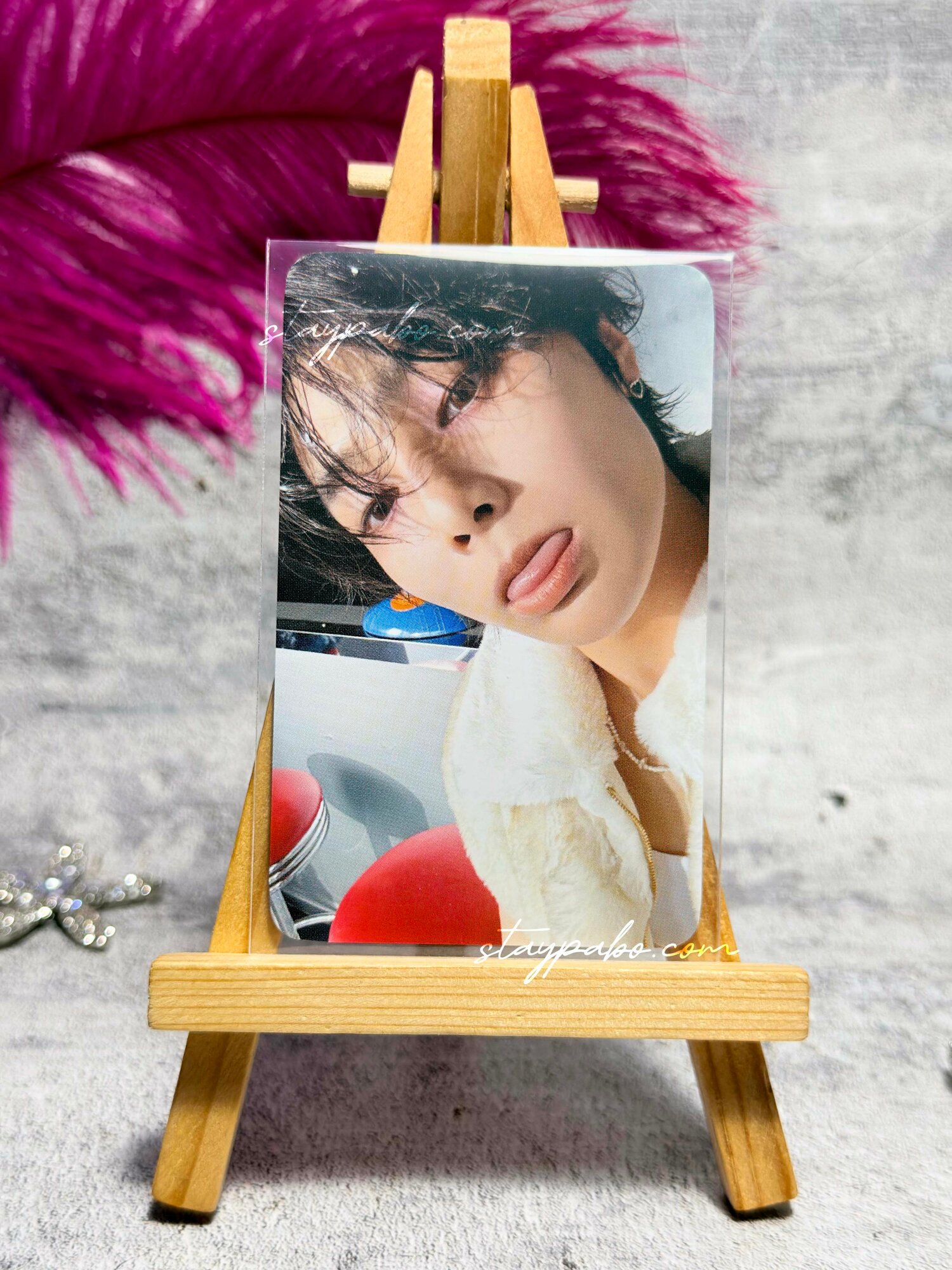 Коллекционная фотокарта Stray kids 2026 SEASON'S GREETINGS STARLIGHT SUPPER CLUB Чонин предзаказная