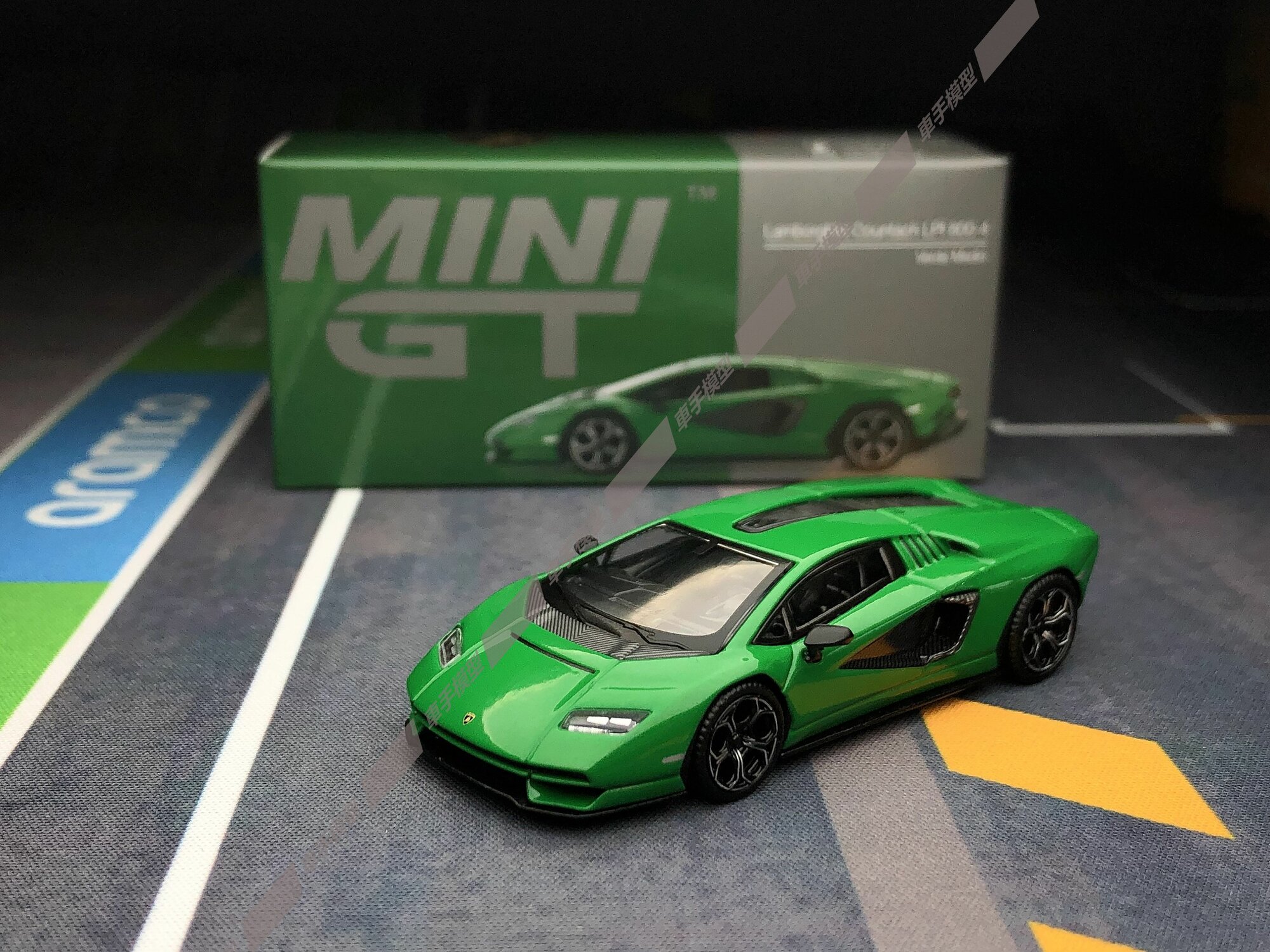 Машинка Коллекционная модель автомобиля MINIGT #976 Lamborghini Countach LPl 800-4 Verde 1:64 масштаб, багуардовый цвет, легендарный суперкар