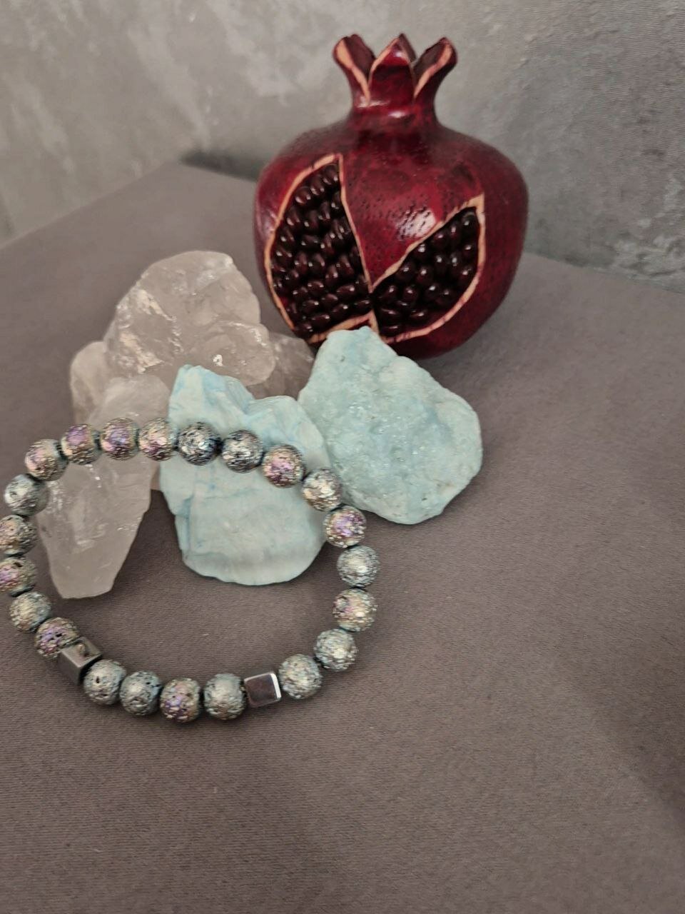 Эластичный браслет, гематит, вулканическая лава