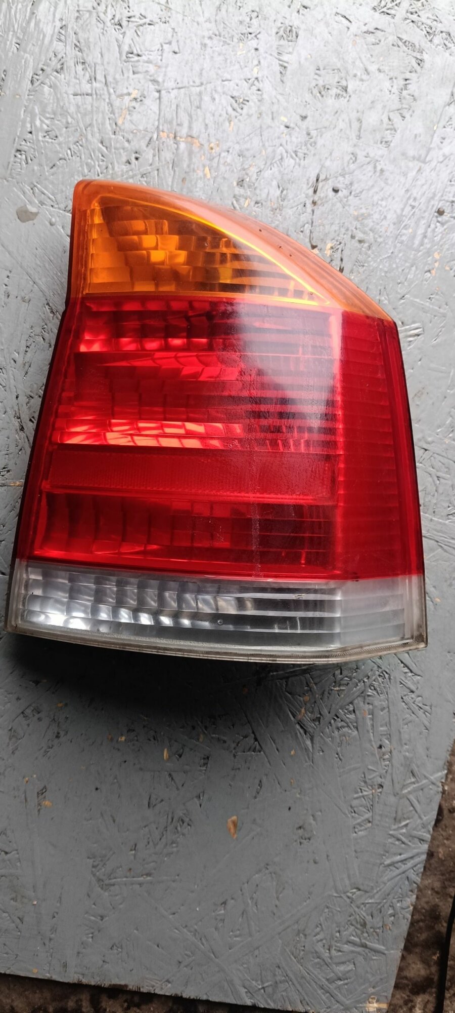 Фонарь задний правый Opel Vectra C седан