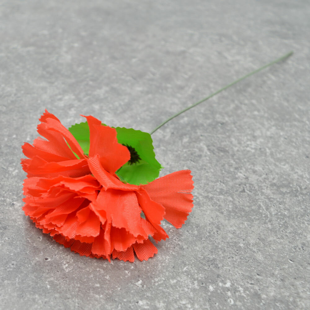 Гвоздика искусственная красная 30см, реалистичный бутон, пластиковый стебель для декора