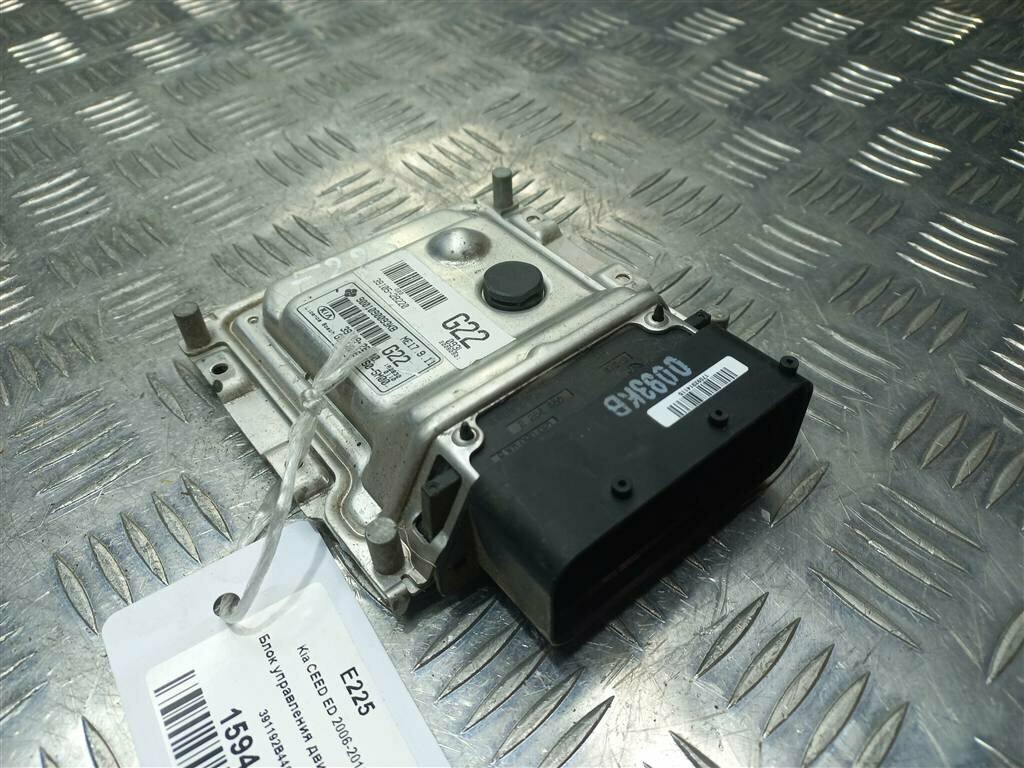 Блок управления двигателем Б/У для Kia Ceed ED рестайлинг (2009—2012) 391192B440