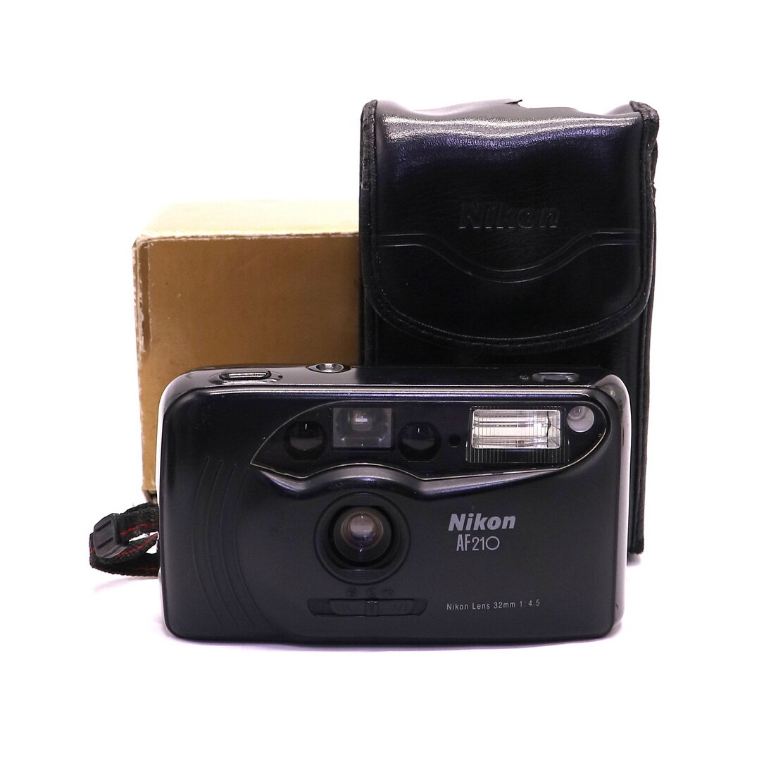 Компактная плёночная камера Nikon AF210 в упаковке