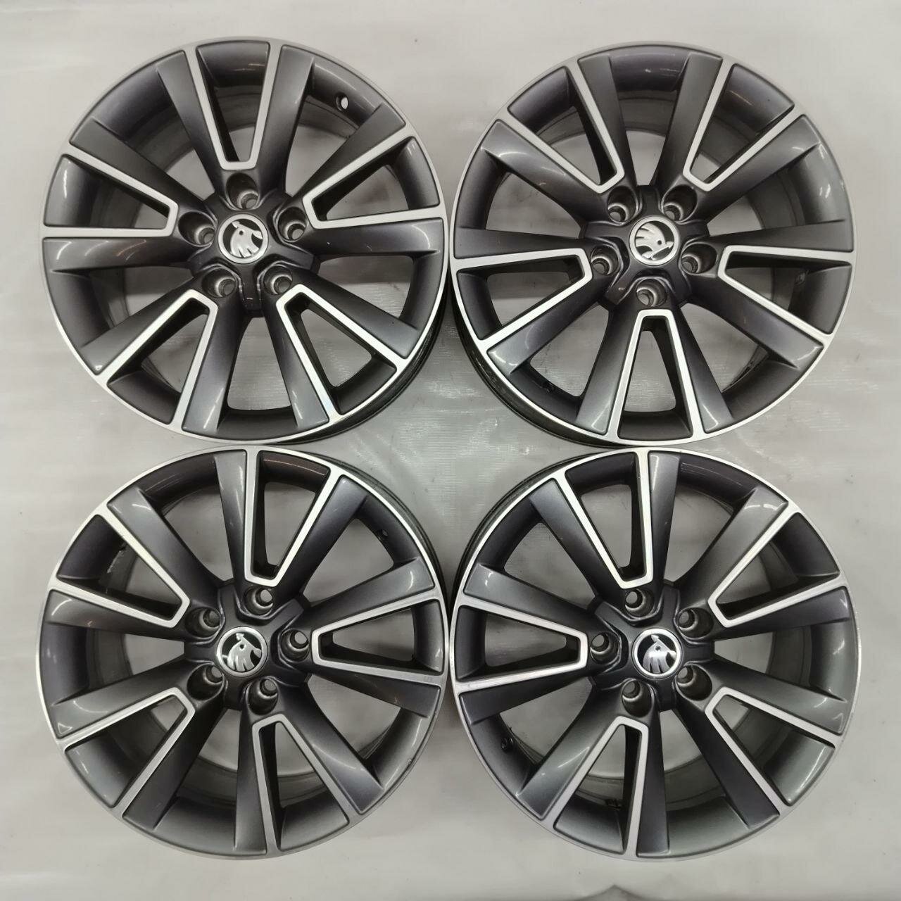 Колесные диски Skoda 17x7 PCD 5x112 D57.1 ET45 (оригинал)