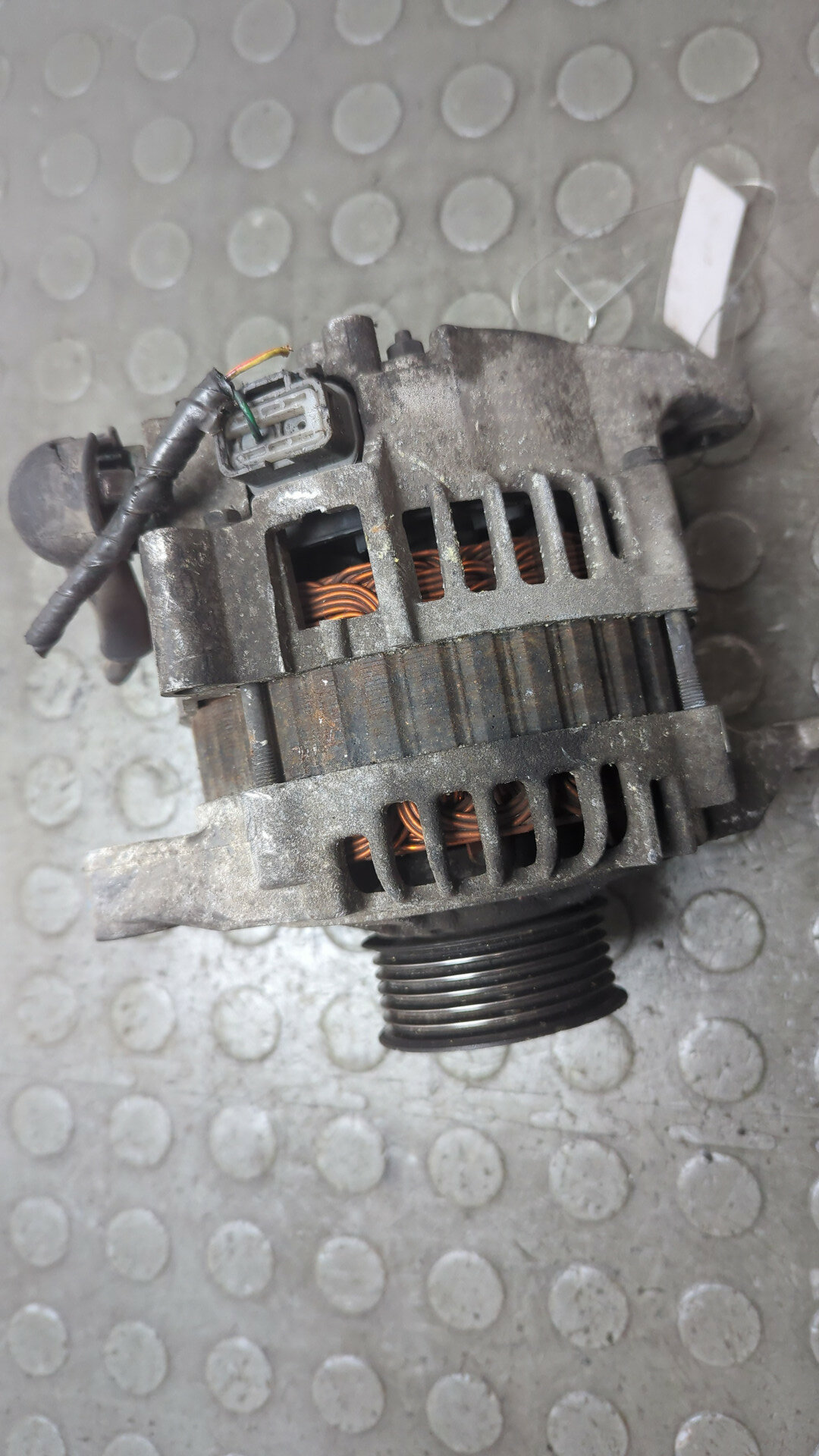 Генератор Nissan Primera P12 Б/У