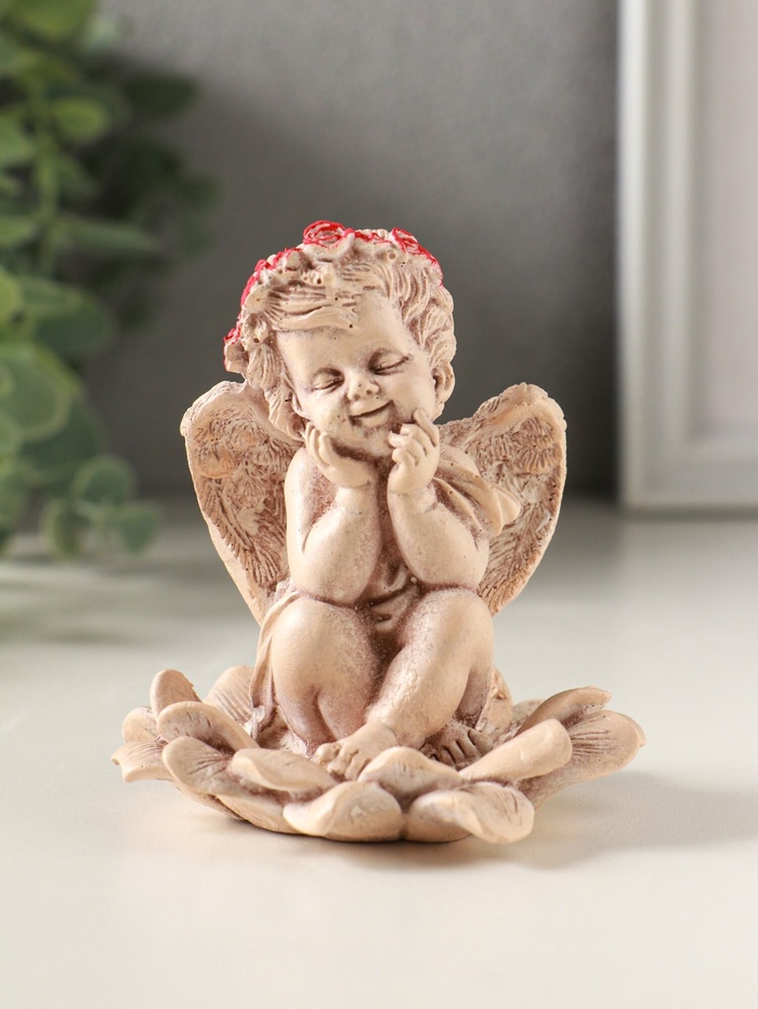 Статуэтка "Ангел на цветке" 9х7 см, состаренный эффект, слоновая кость