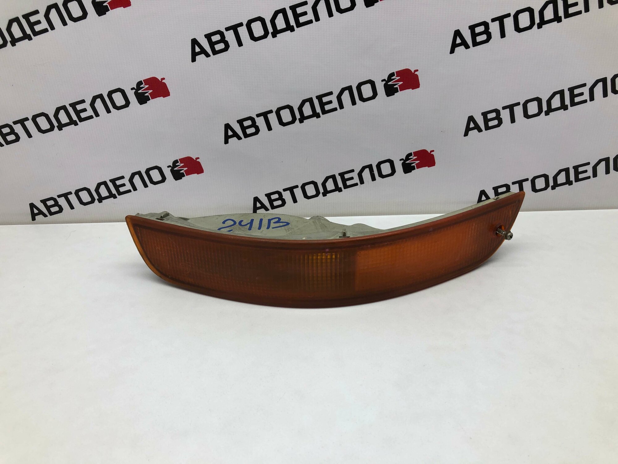 Поворотник левый Toyota Sprinter E100