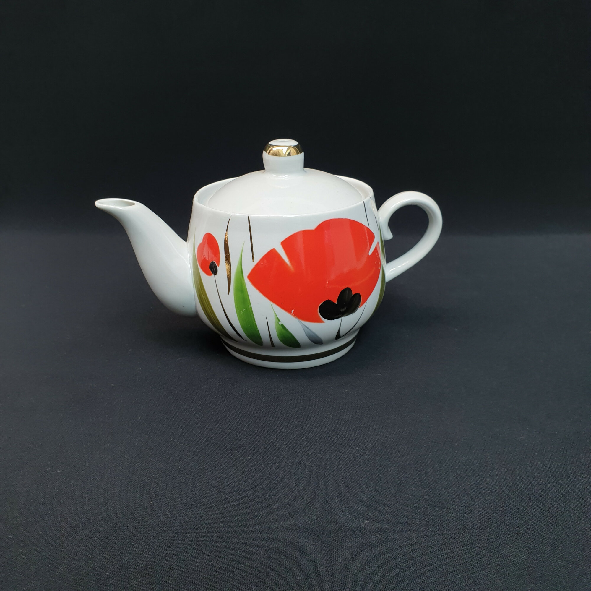 Винтажный чайник Маки Краснодарский з-д 1970 гг, фарфор деколь золочение роспись 0.5 л, СССР