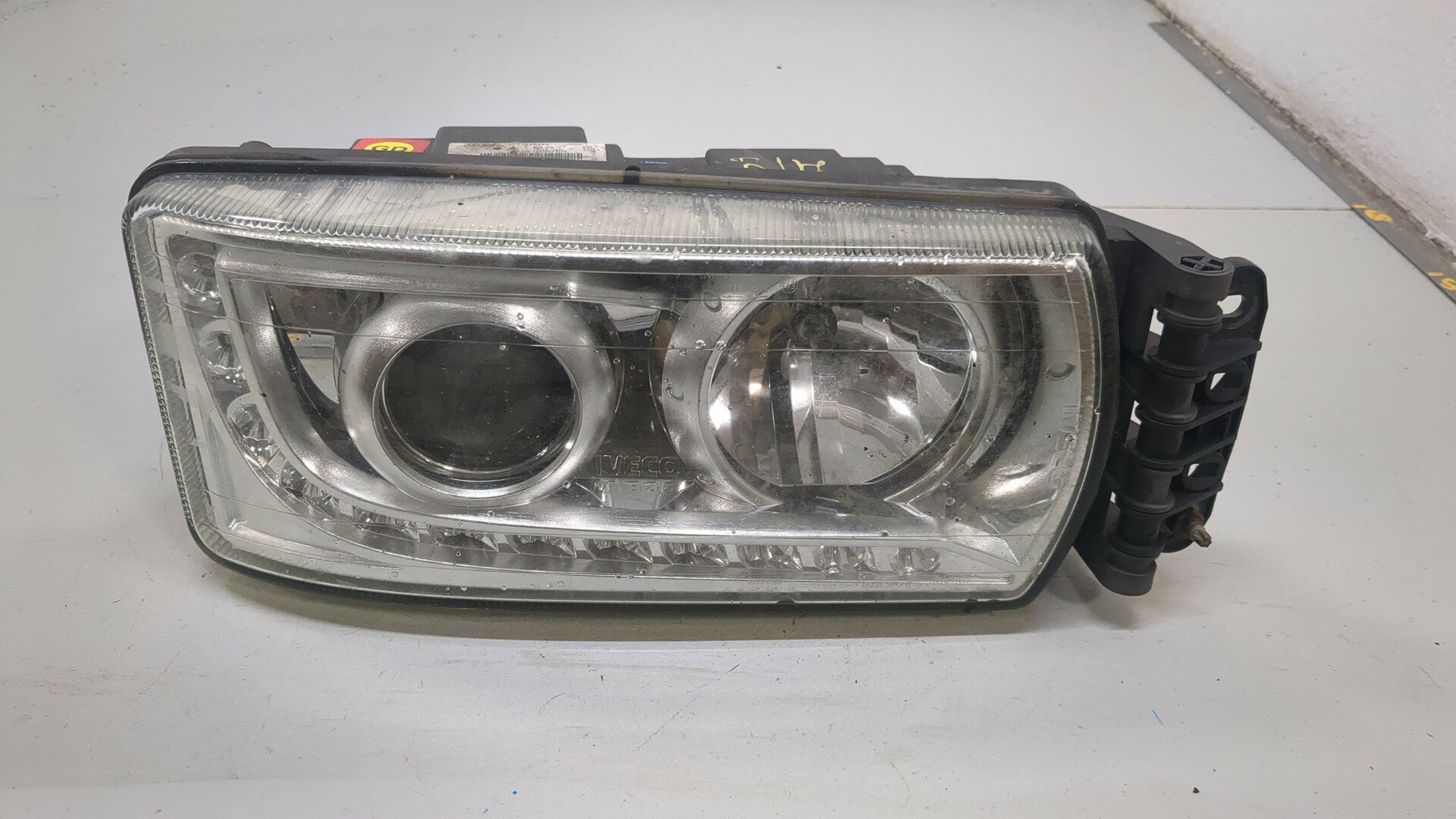 Фара (передняя) правая Iveco Stralis Б/У