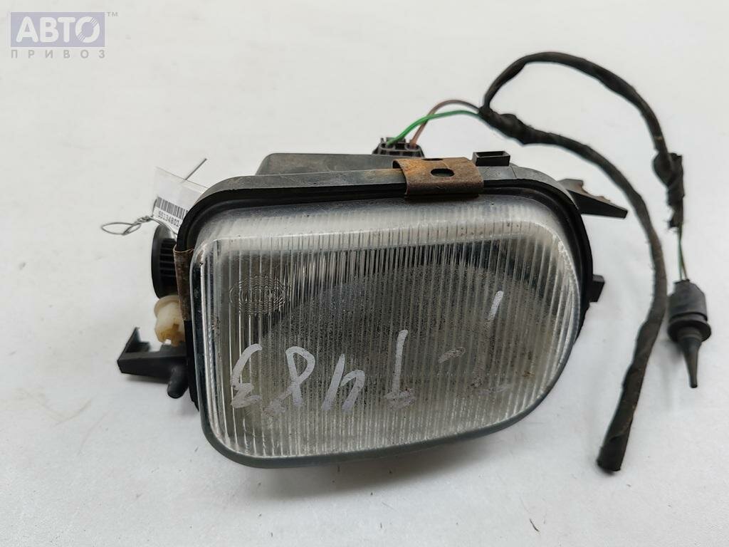 Фара противотуманная правая Mercedes C-Class W203 (2000-2006)