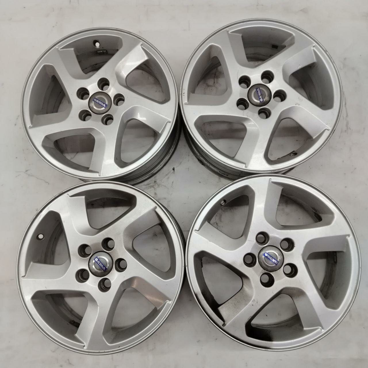 Колесные диски Volvo 16x6.5 PCD 5x108 D63.3 ET52.5 (оригинал)