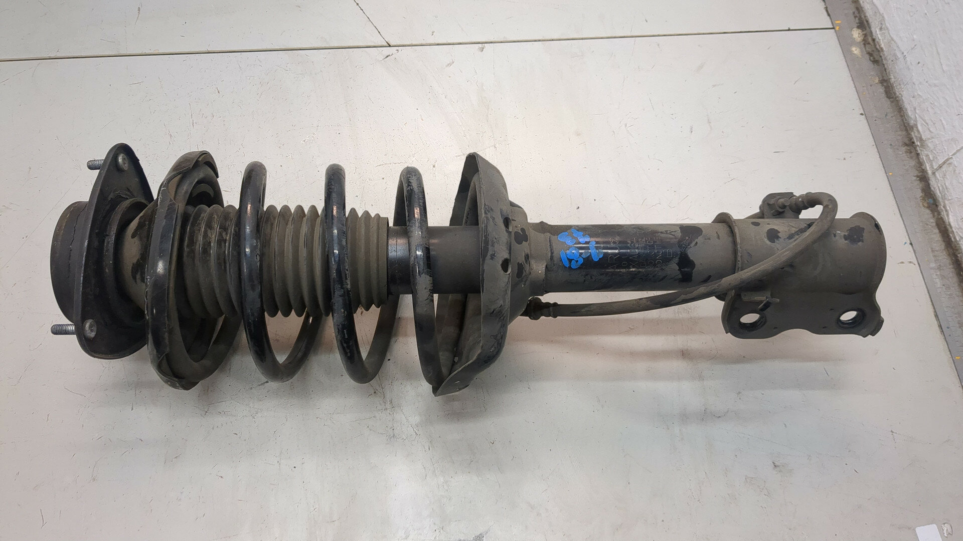 Амортизатор подвески правый передний Subaru Tribeca (B9) Б/У