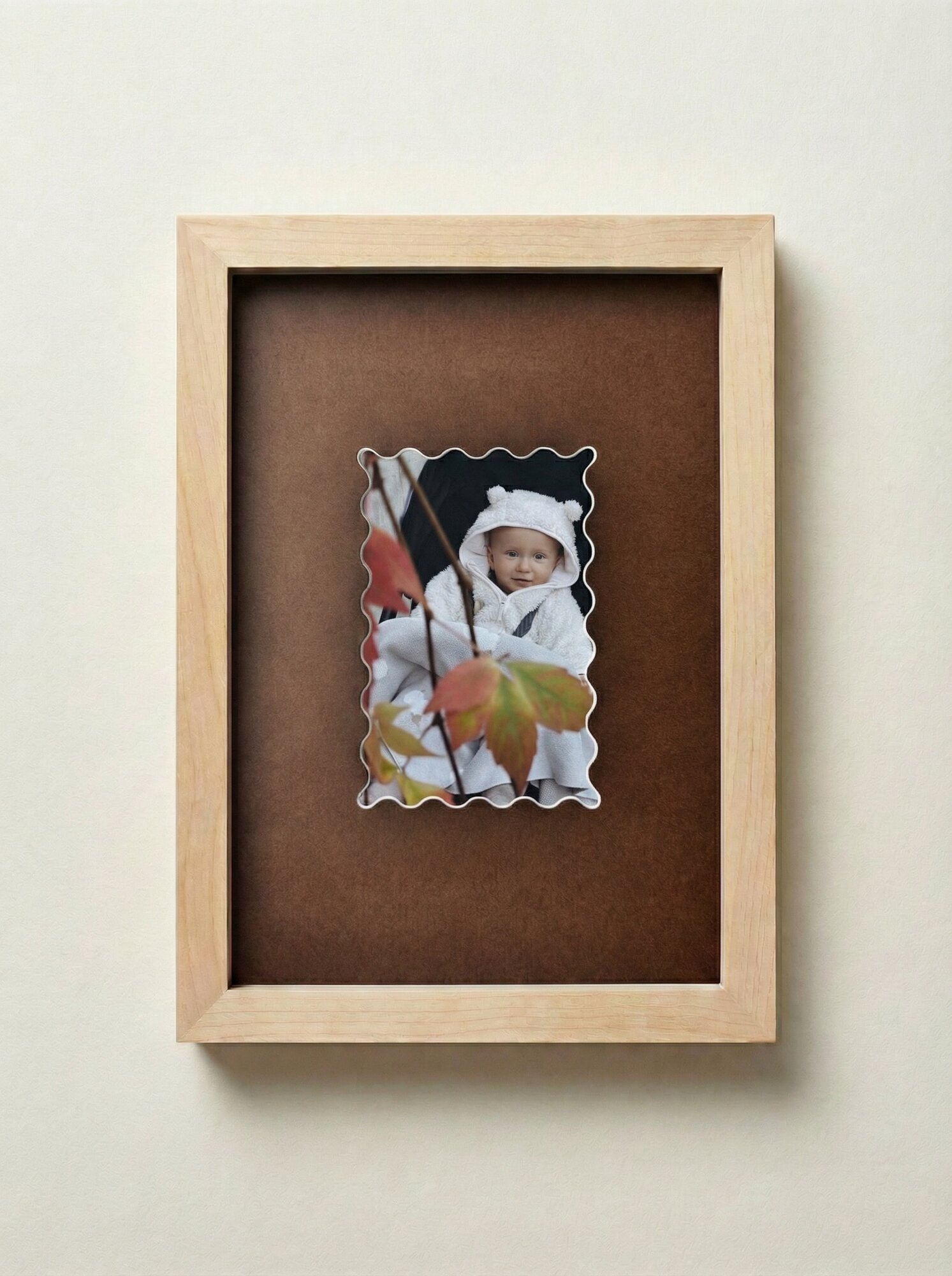 Деревянная рамка Ramio 21х30 см для фото 10x15 см, волнистое паспарту, коричневый цвет