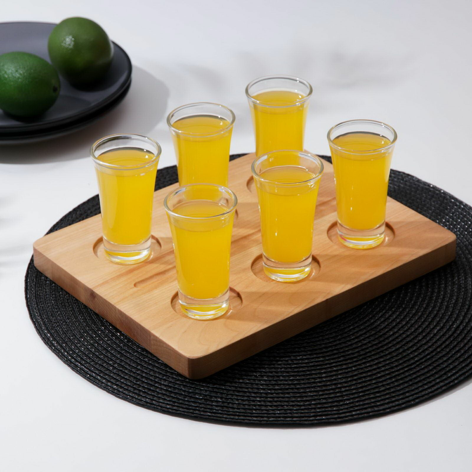 Доска для подачи шотов 25x20x1.8 см, на 6 рюмок, d=5 см, с пропиткой, дерево берёза