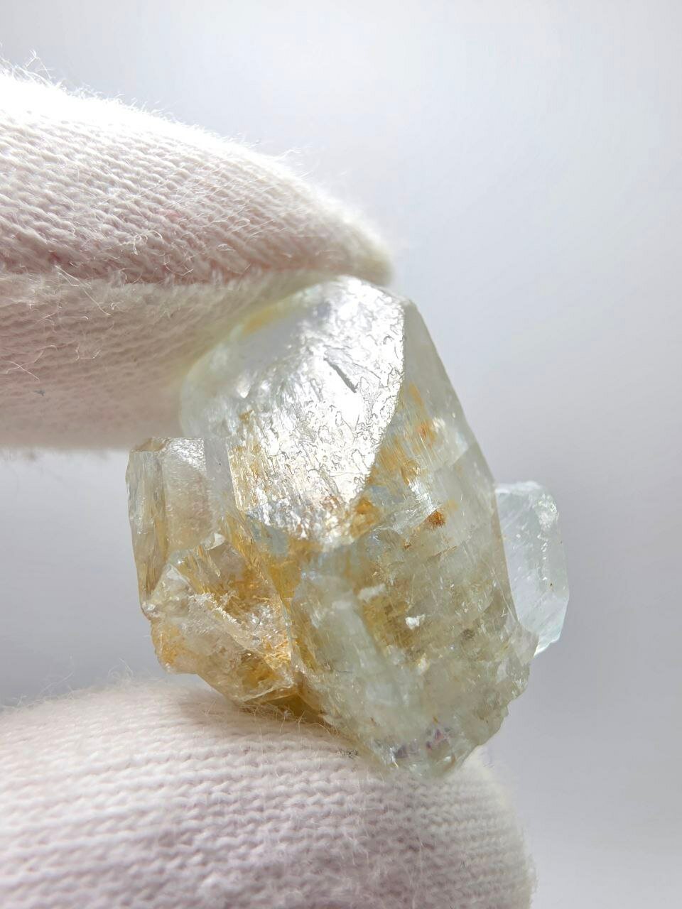 Топаз натуральный (необработанный) 21 мм, 7.53 г.