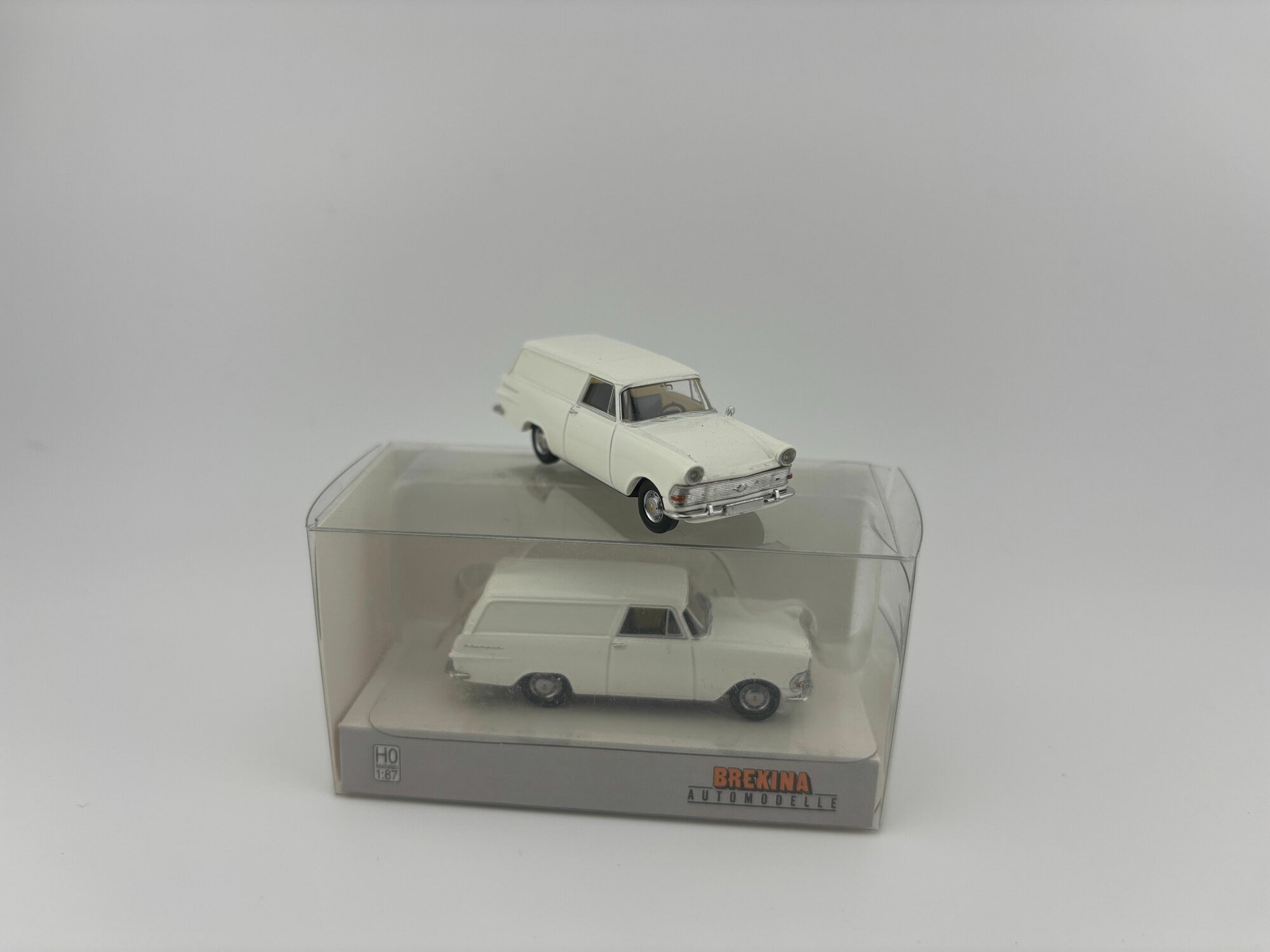 Модель автомобиля Brekina ho 1:87 opel