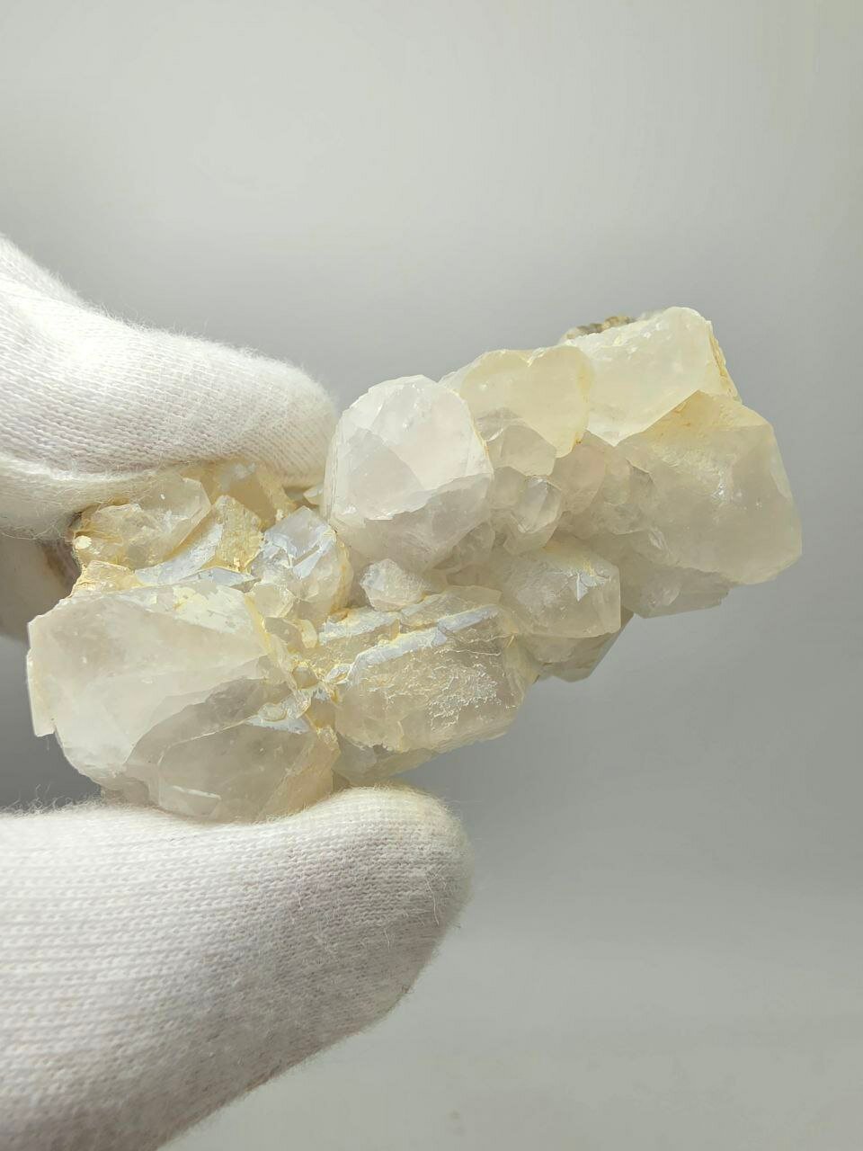 Друза кварца 80 мм, 124 г.