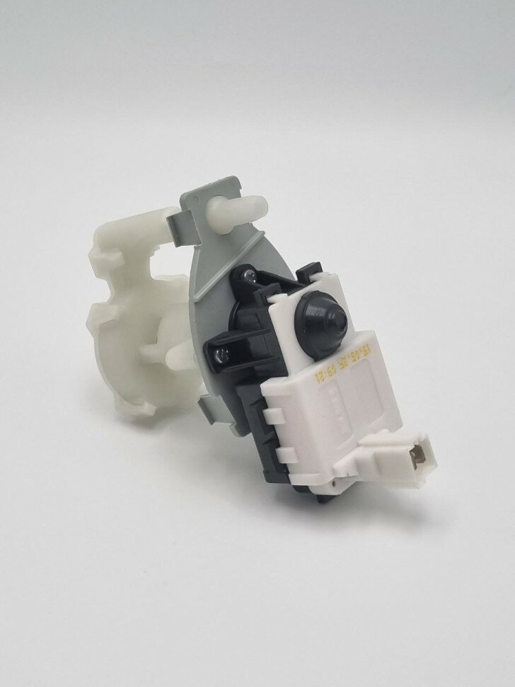 Насос для откачки конденсата (осушитель) для сушильной машины Indesit, Ariston, Hotpoint, Whirlpool 12W IMS PMP008ID