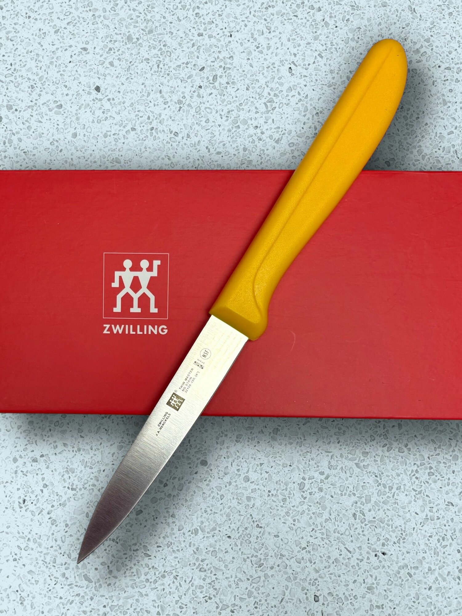 Кухонный нож Zwilling J.A. Henckels Twin Master Yellow 4 in. Parer, Gift Box, 32100-100L