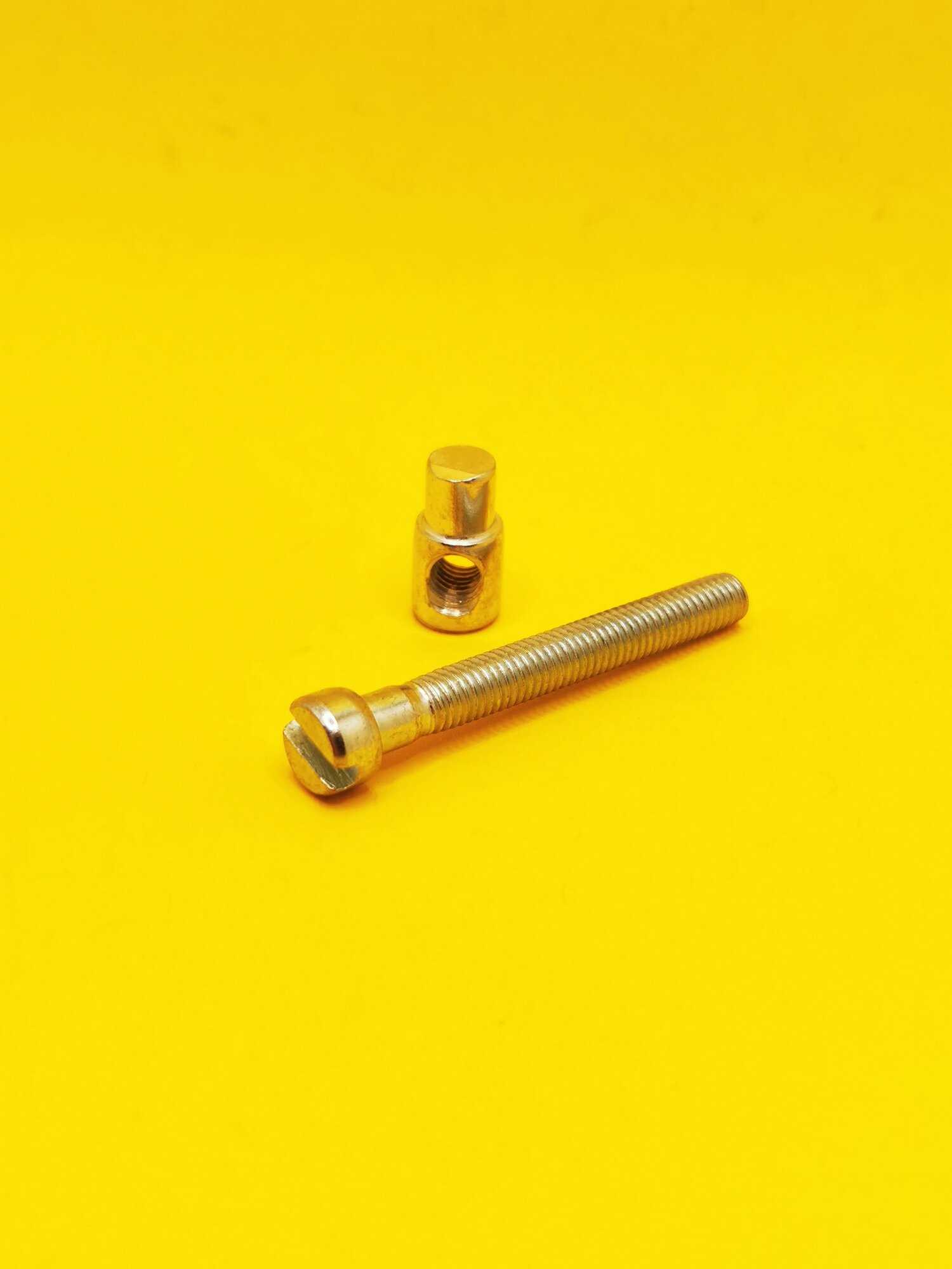 Натяжитель цепи электропил Champion 120, 624 (палец и винт) 6001-610301-6140-610701Z