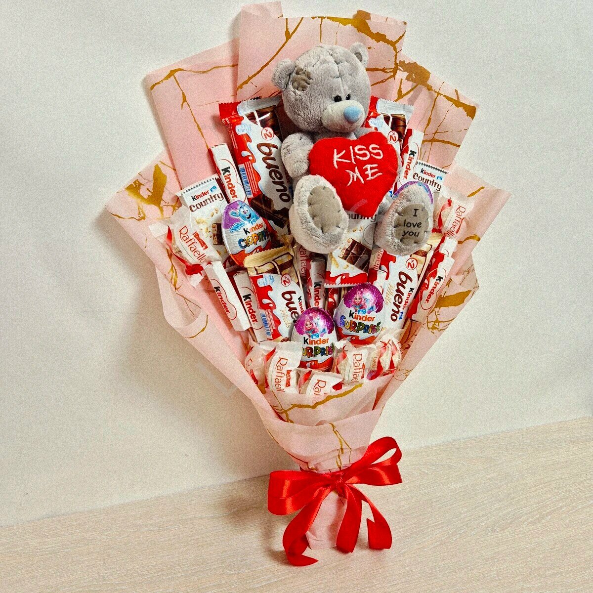 Подарочный букет из конфет LAKRES "Cладкий подарок Mix", с игрушкой — фото 1