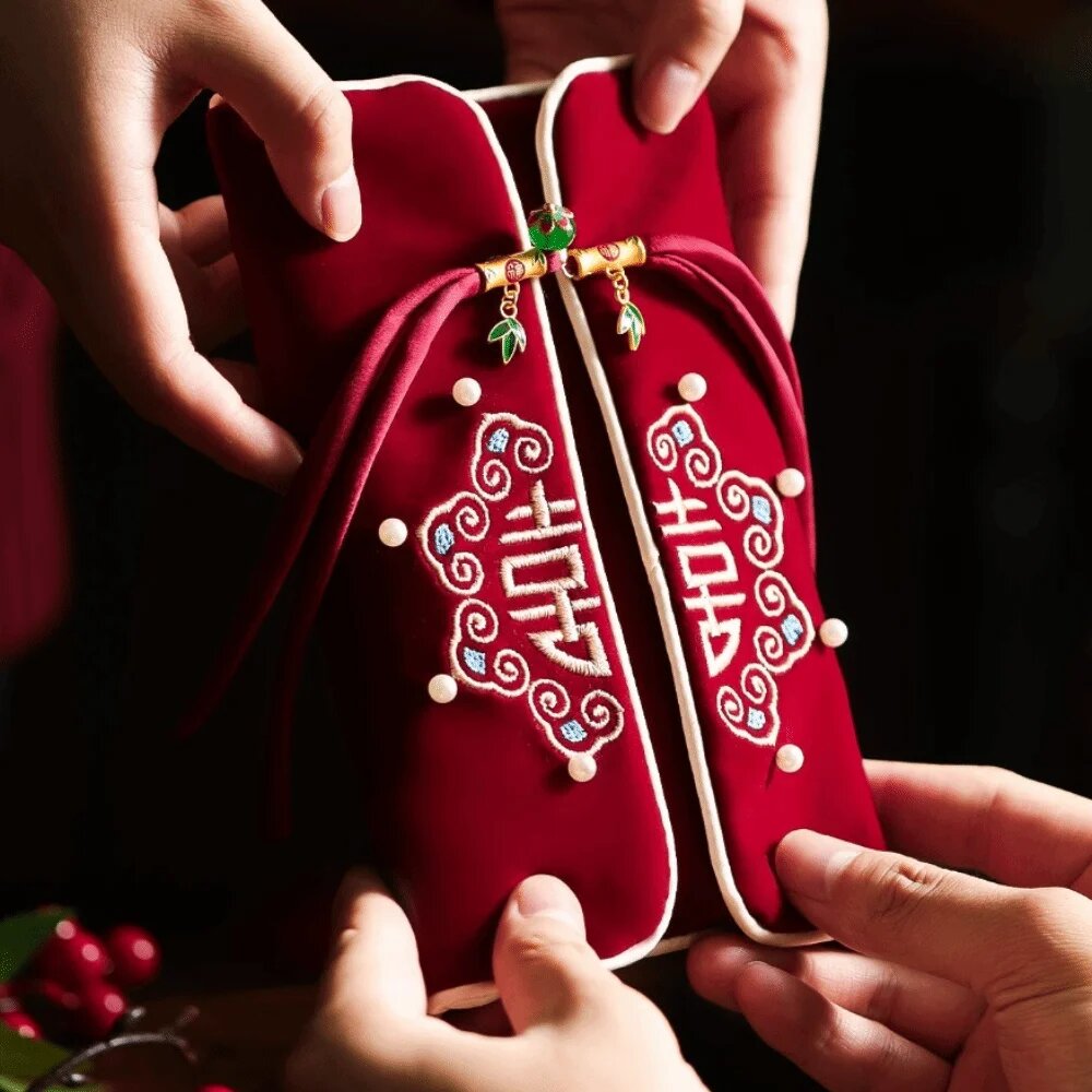 Красный бархатный конверт Style B