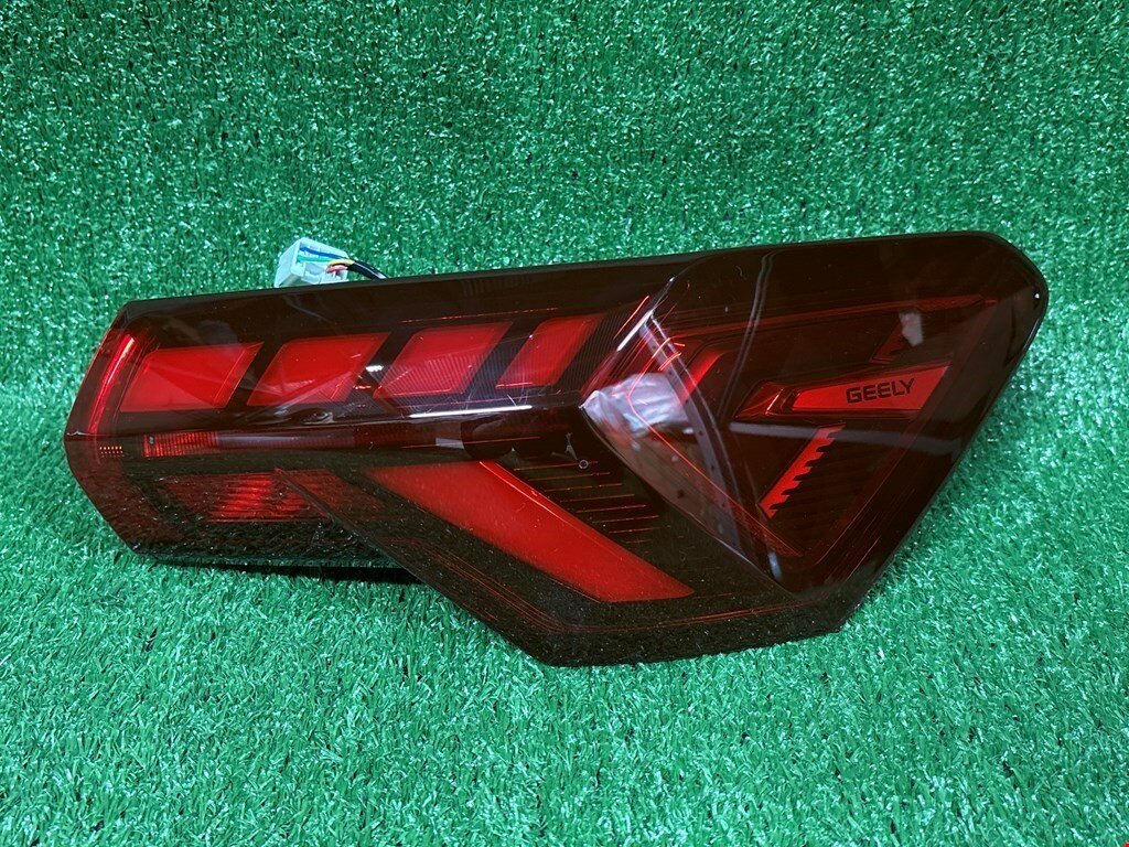Фонарь задний правый Geely Coolray 7057043900 арт. 2264585
