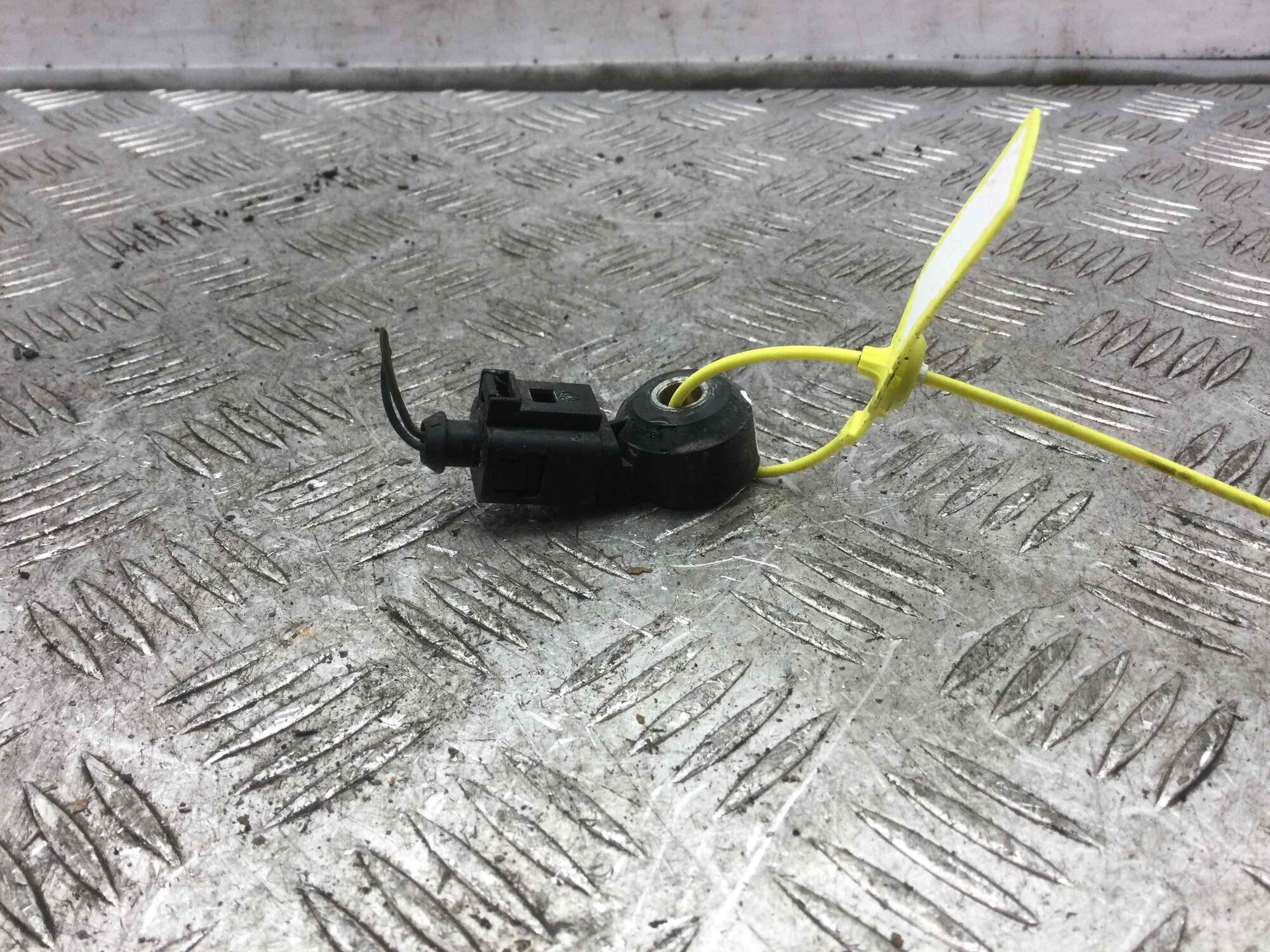 Б/У Датчик детонации Volkswagen Golf 4 поколение (1997-2004) 2001 г.